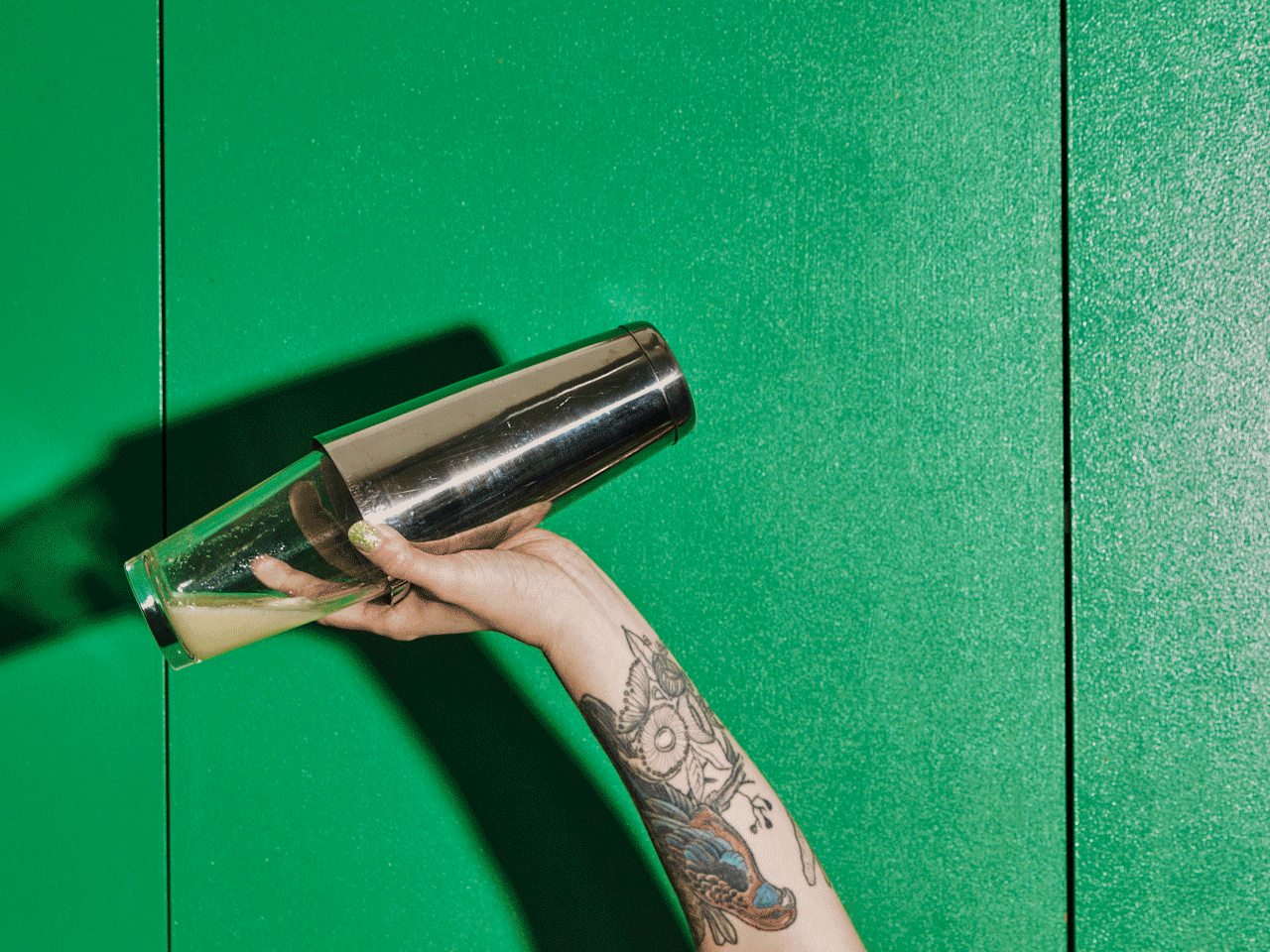 4 Best Cocktail Shaking Techniques (Dry Shake, Double Shake & More ...