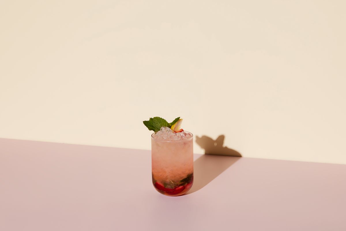 How to Make Summer Smash Cocktail (With Ingredients + Bonus Tip) - Dan ...