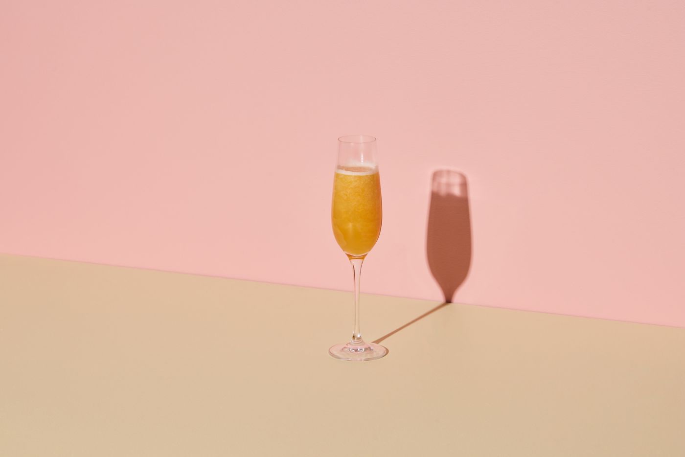 Peach Bellini Cocktail (Easy Recipe) | Best Bellini Drink - Dan’s Daily ...