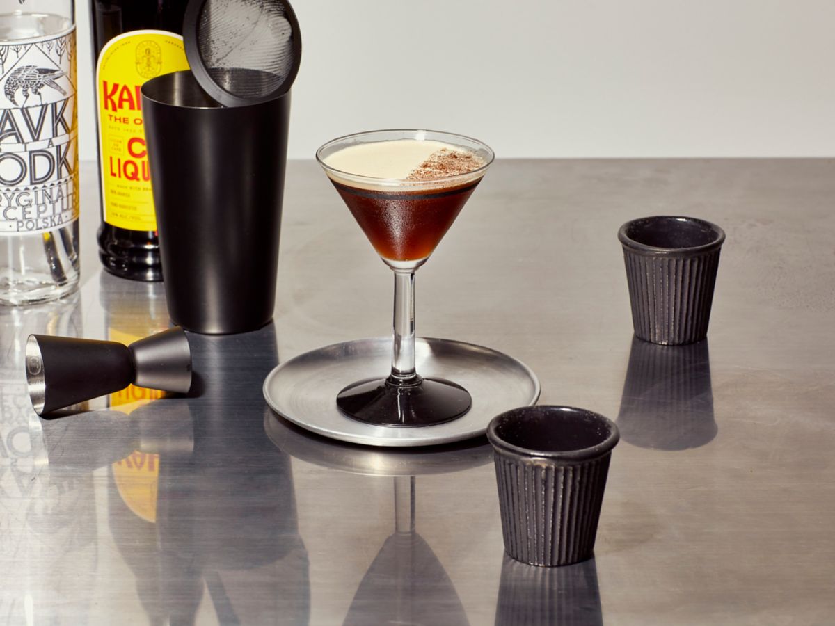 Top 5 Martini Cocktails You Can Mix at Home (French Martini, Appletini ...