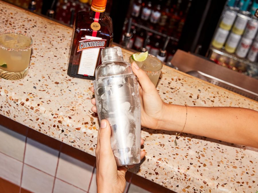 5 Ways to Use Your Leftover Cointreau (Mixed Drinks) | Make Best ...