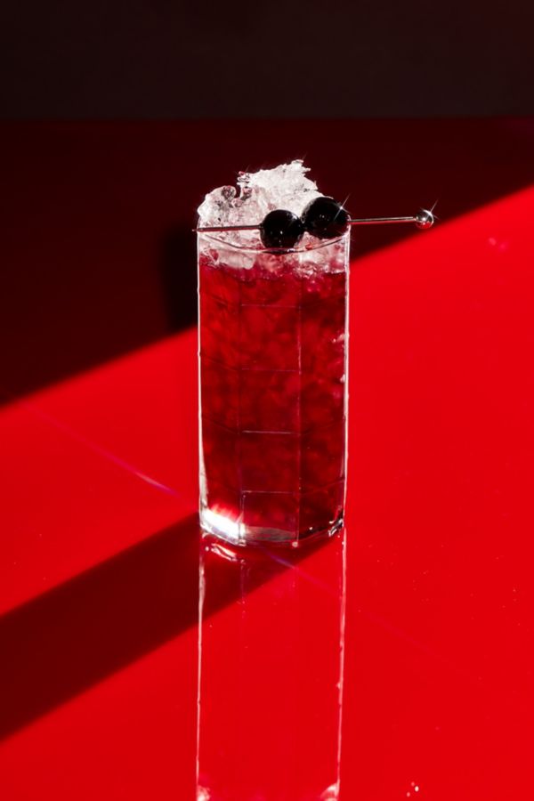 Cherry Christmas Spritz Cocktail (Easy Recipe with Ingredients) - Dan's ...
