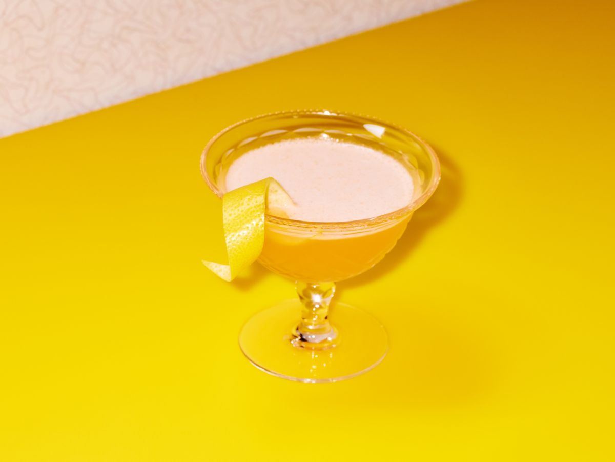 Army and Navy Cocktail (Easy Recipe with Ingredients to Make at Home ...