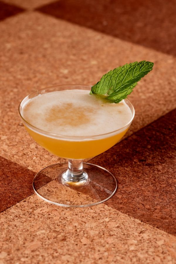 Easy Air Mail Cocktail Recipe With Ingredients And Top Tips Dans