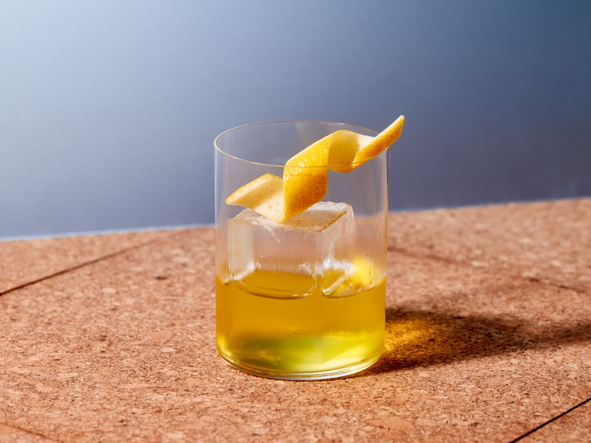 Easy Yellow Negroni Cocktail Recipe (with Ingredients + Top Tips) - Dan ...