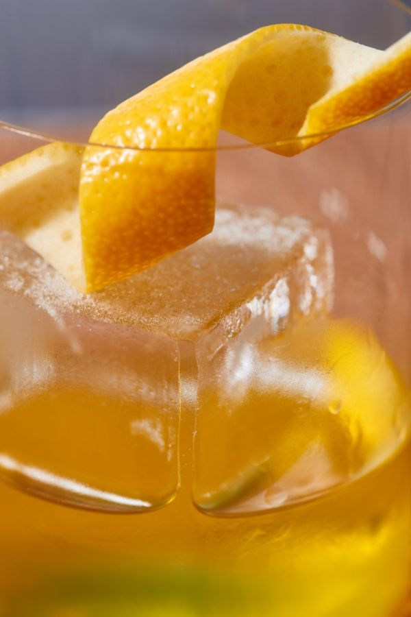 Easy Yellow Negroni Cocktail Recipe (with Ingredients + Top Tips) - Dan ...