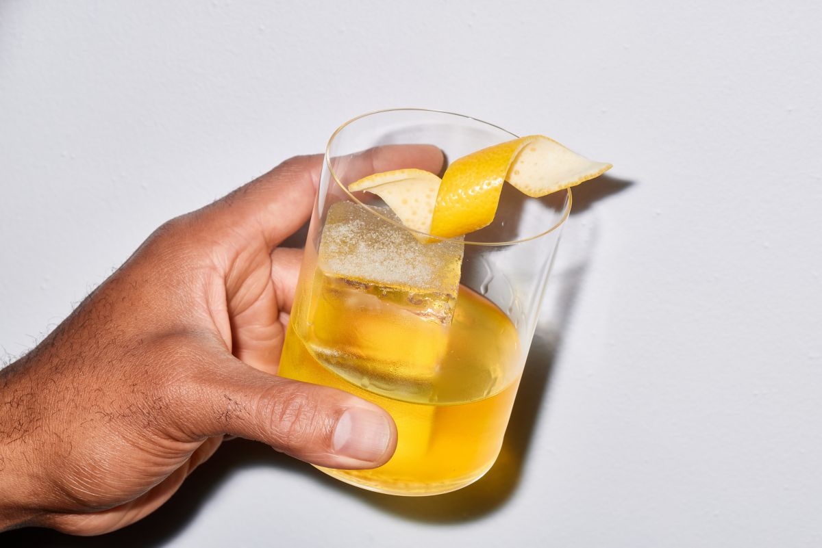 Easy Yellow Negroni Cocktail Recipe (with Ingredients + Top Tips) - Dan ...