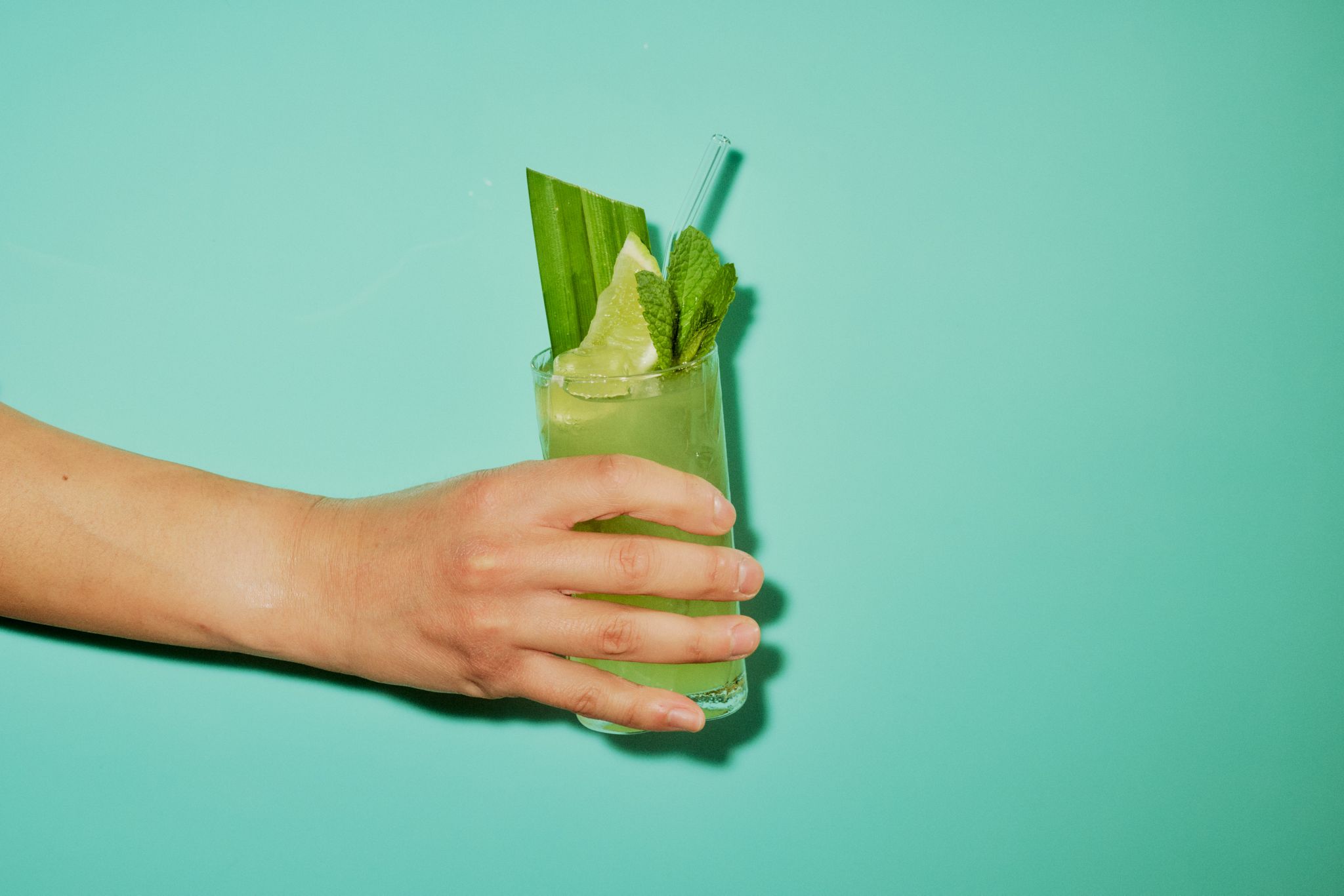 Easy Pandan Peach Fizz Cocktail Recipe (with Ingredients + Top Tips ...