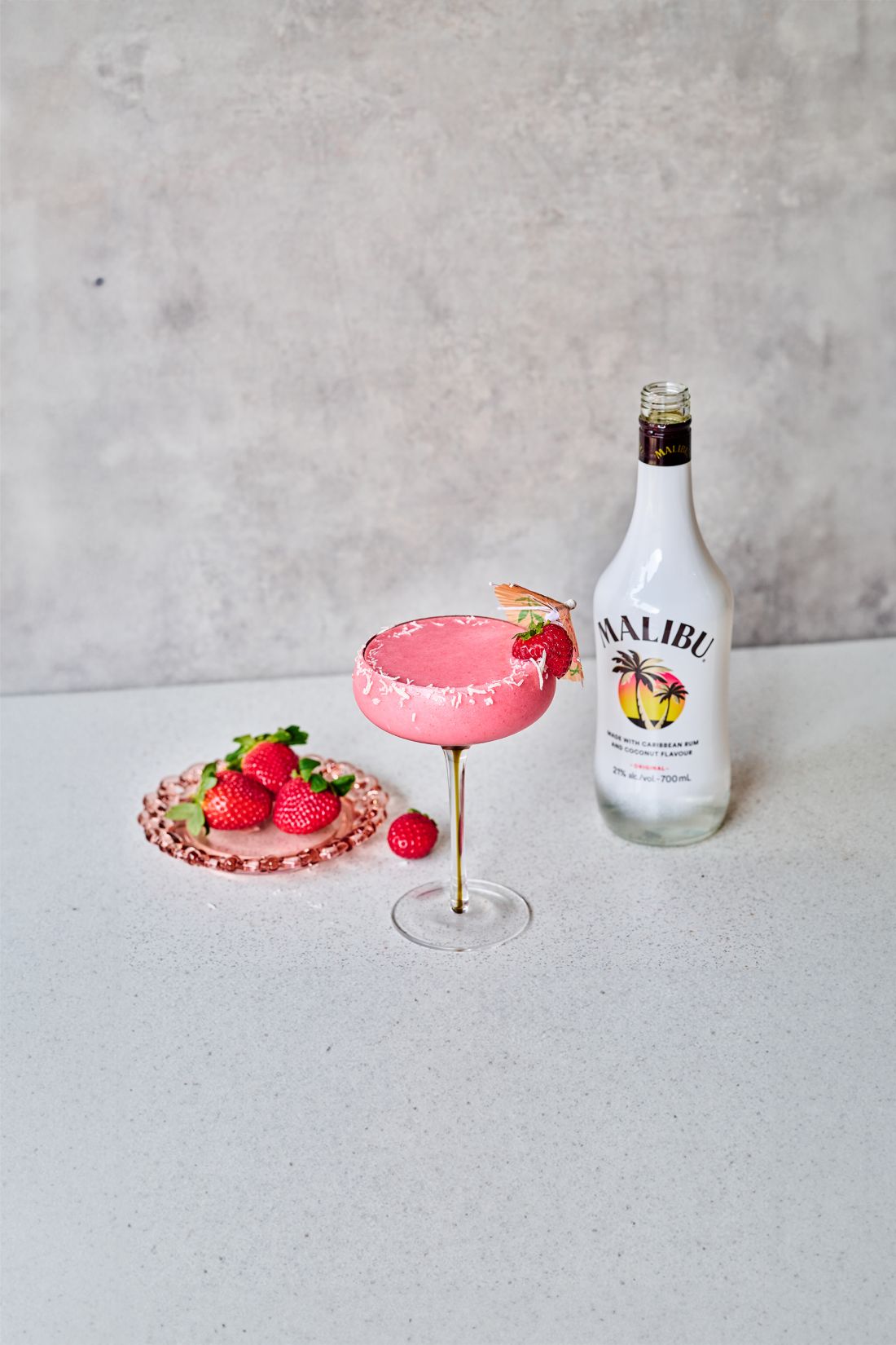 Best Strawberry Coconut Daiquiri Cocktail Recipe (A Tropical Delight ...