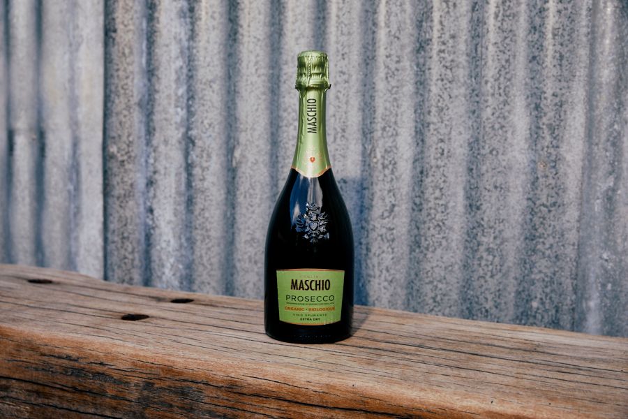 Top 5 Wines Under $15 for Beginners to Experts (Prosecco, Chardonnay ...