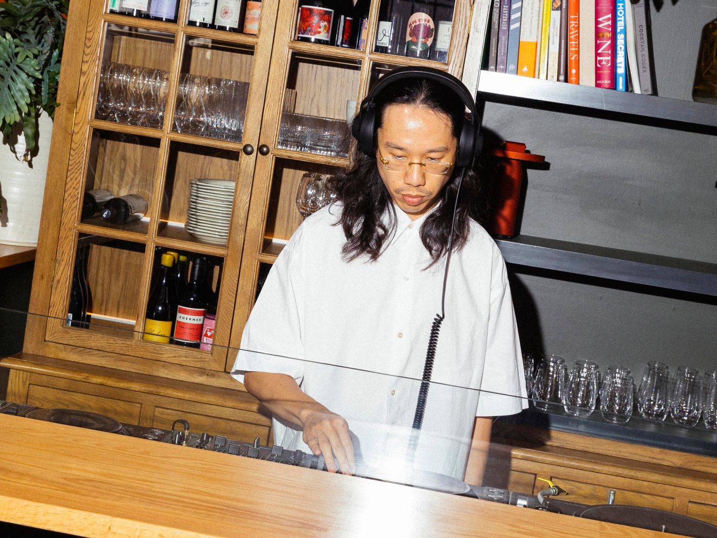 Derrick Gee's Expert Guide to the Best Party Music Playlist (Perfect for Dinner Parties) - Dan's ...