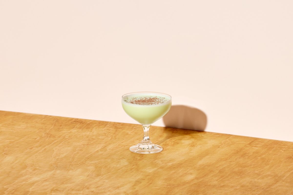Best Classic Grasshopper Cocktail Recipe (Creamy & Mint Drink) - Dan’s ...