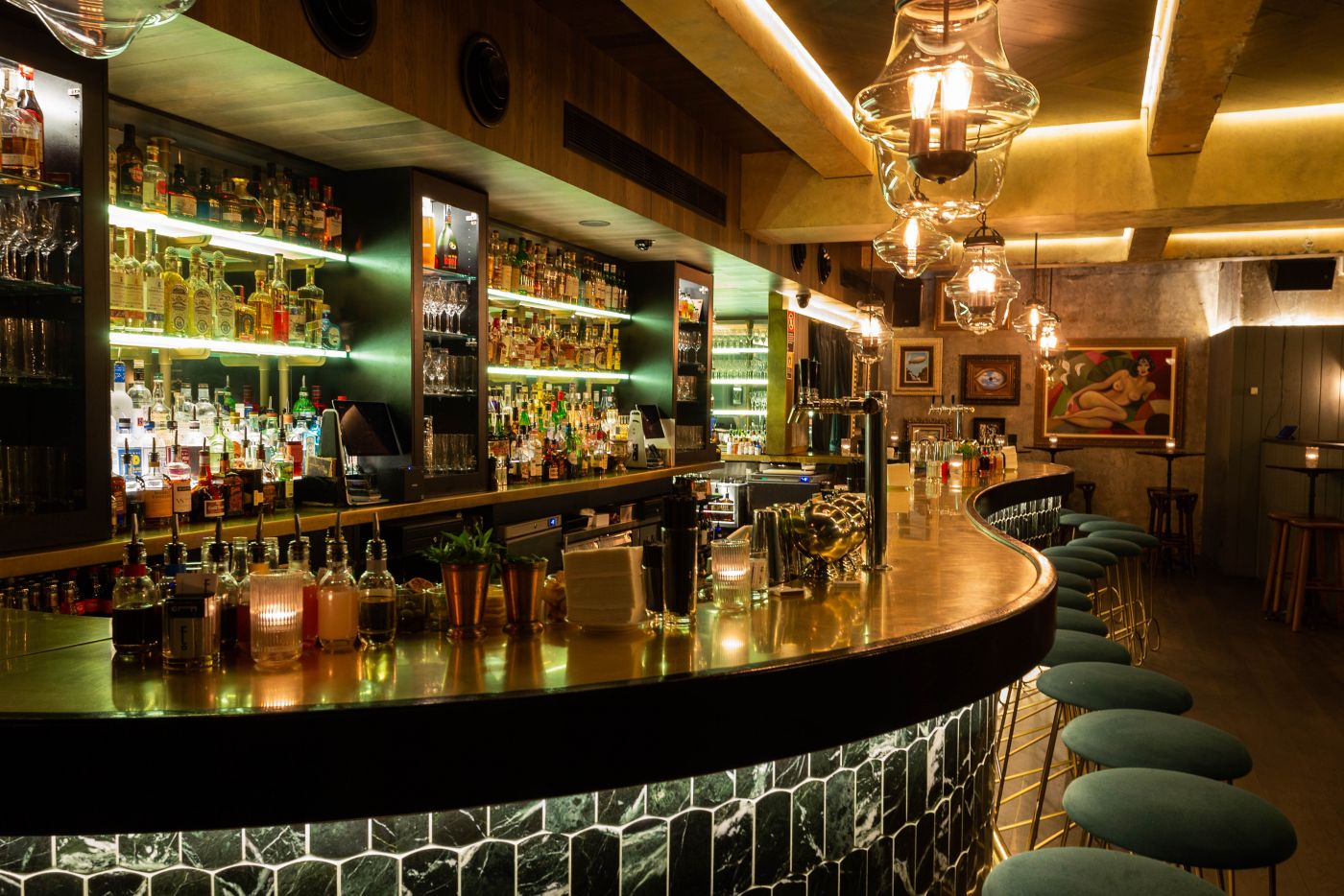 Employees Only: A Speakeasy-style Bar in Sydney (With Party Vibes ...