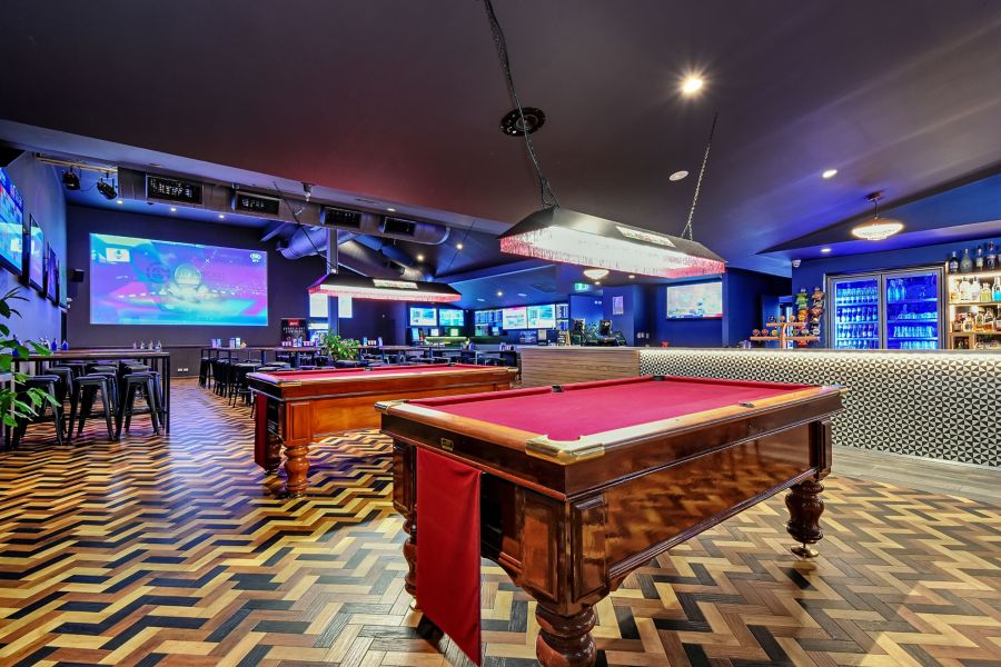 Beachfront Hotel: A Big-Pub Restaurant in Darwin (Great Cocktails ...